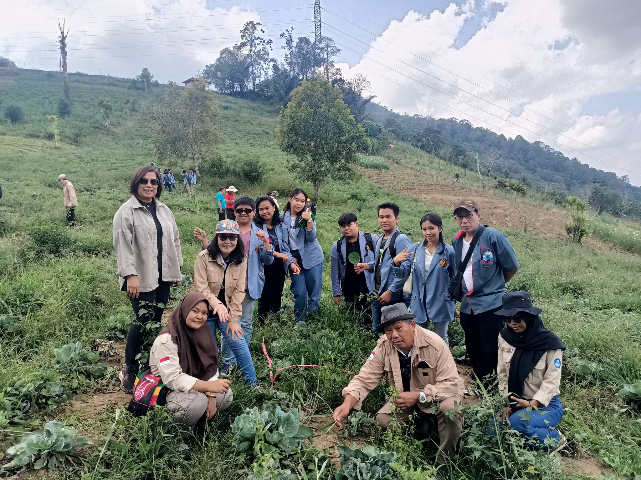 PRAKTEK KULIAH LAPANGAN DESA RURUKAN KOTA TOMOHON | Program Studi ...